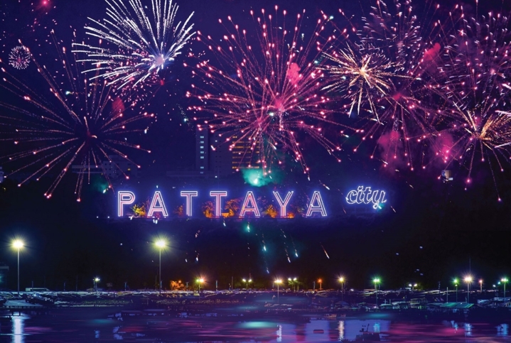 Dazzling Pattaya International Fireworks 2025 at Avani Pattaya Resort